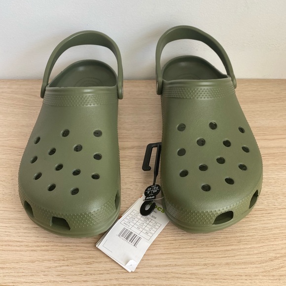 CROCS | Shoes | Crocs Olive Green Men 7 | Poshmark